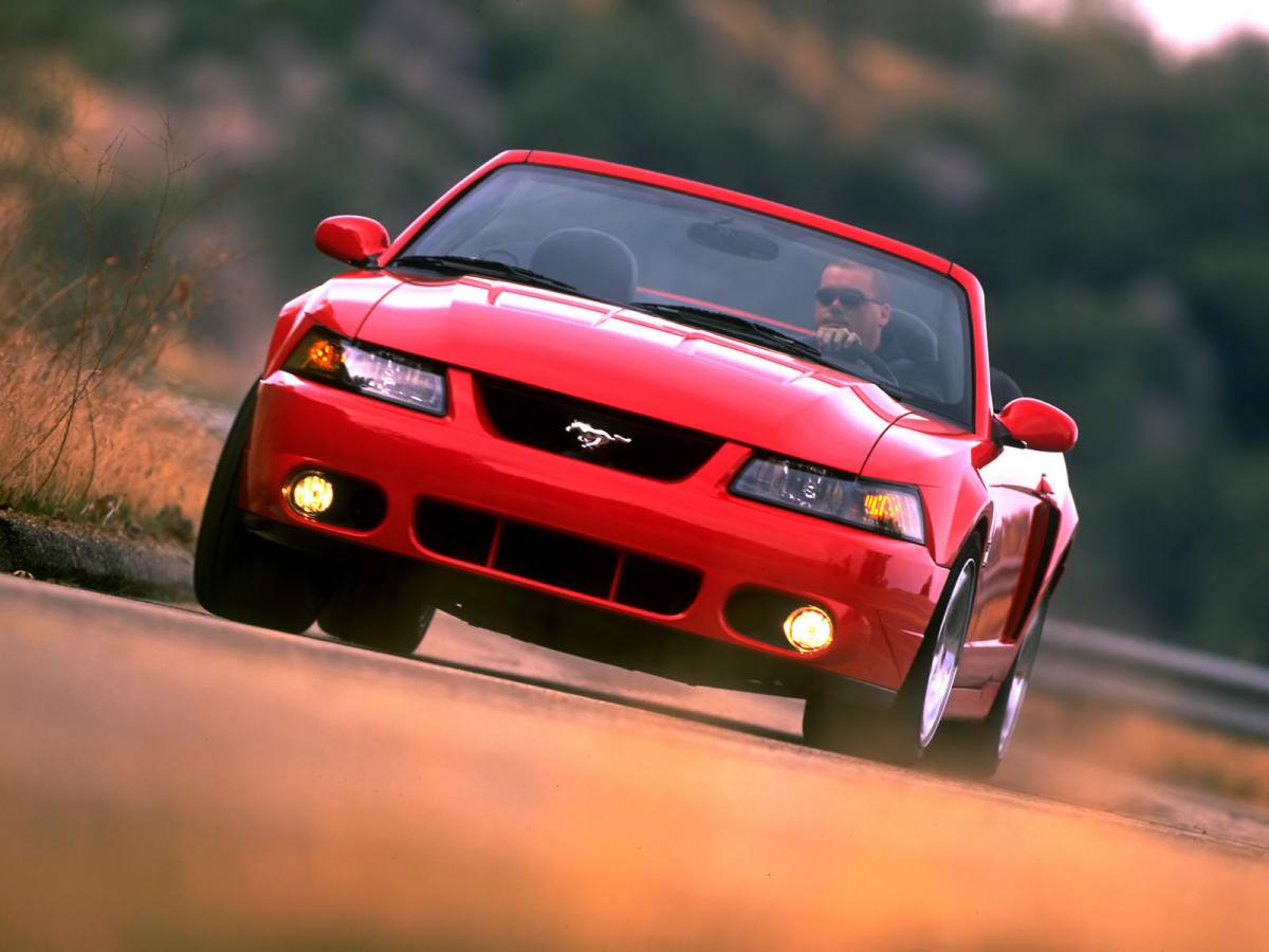 Ford Mustang Convertible IV 4.6 V8 GT (263 Hp)